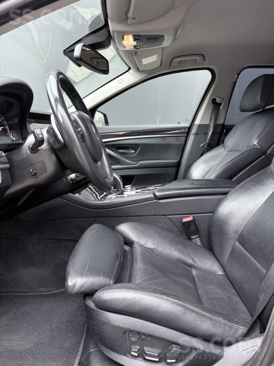 Brown BMW 530 2012 in Riga, with an engine capacity of 3.00 L and mileage of 303 thousand km for 8800 €, photo 12 on AUTOMOTO.COM.LV