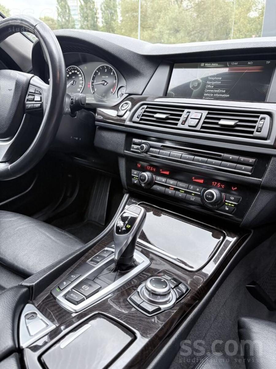 Brown BMW 530 2012 in Riga, with an engine capacity of 3.00 L and mileage of 303 thousand km for 8800 €, photo 20 on AUTOMOTO.COM.LV