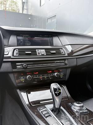 Brown BMW 530 2012 in Riga, with an engine capacity of 3.00 L and mileage of 303 thousand km for 8800 €, photo 28 on AUTOMOTO.COM.LV