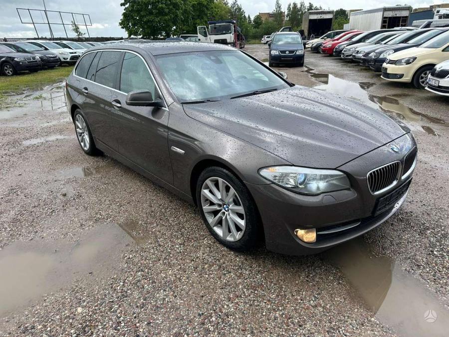 Brown BMW 530 2013 in Jurbarkas, with an engine capacity of 2.99 L and mileage of 350 thousand km for 6299 €, photo 4 on AUTOMOTO.COM.LV