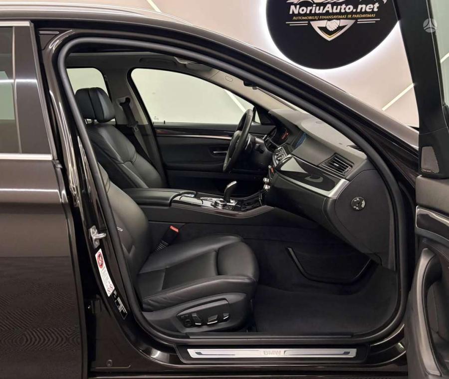 Brown BMW 530 2013 in Marijampole, with an engine capacity of 2.99 L and mileage of 321 thousand km for 11999 €, photo 18 on AUTOMOTO.COM.LV