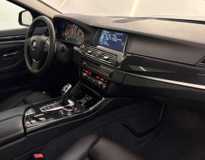 Brown BMW 530 2013 in Marijampole, with an engine capacity of 2.99 L and mileage of 321 thousand km for 11999 €, photo 20 on AUTOMOTO.COM.LV