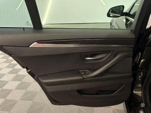 Brown BMW 530 2013 in Marijampole, with an engine capacity of 2.99 L and mileage of 321 thousand km for 11999 €, photo 25 on AUTOMOTO.COM.LV