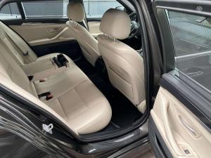 Brown BMW 530 2014 in Marijampole, with an engine capacity of 2.99 L and mileage of 340 thousand km for 9350 €, photo 39 on AUTOMOTO.COM.LV