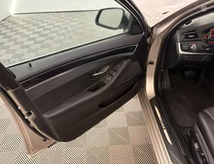 Brown BMW 530 2014 in Marijampole, with an engine capacity of 2.99 L and mileage of 356 thousand km for 8800 €, photo 25 on AUTOMOTO.COM.LV