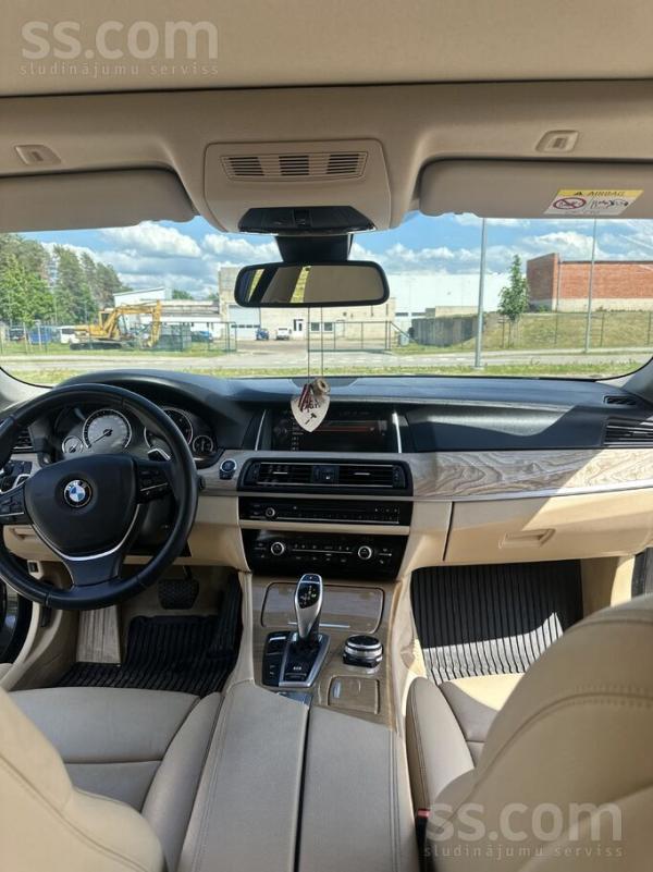 Brown BMW 530 2015 in Valmiera, with an engine capacity of 3.00 L and mileage of 300 thousand km for 14210 €, photo 7 on AUTOMOTO.COM.LV