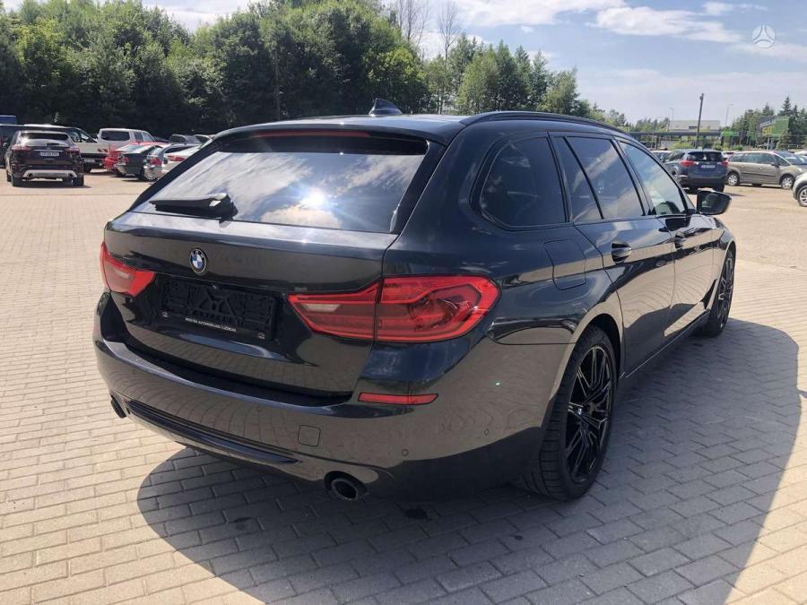 Brown BMW 530 2018 in Utena, with an engine capacity of 2.99 L and mileage of 221 thousand km for 17350 €, photo 9 on AUTOMOTO.COM.LV