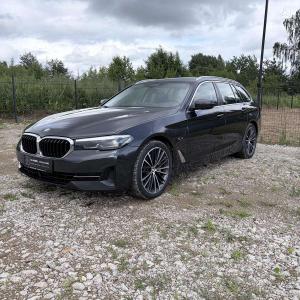 Brown BMW 530 2022 in Vilnius, with an engine capacity of 2.00 L and mileage of 183 thousand km for 21490 €, photo  on AUTOMOTO.COM.LV
