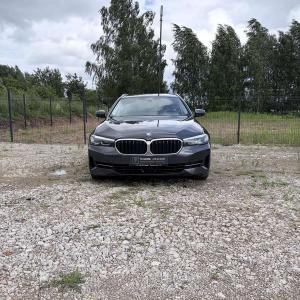 Brown BMW 530 2022 in Vilnius, with an engine capacity of 2.00 L and mileage of 183 thousand km for 21490 €, photo 4 on AUTOMOTO.COM.LV