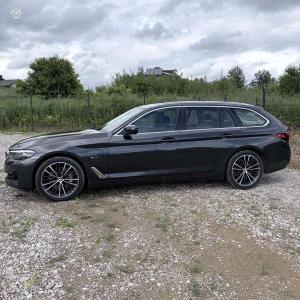 Brown BMW 530 2022 in Vilnius, with an engine capacity of 2.00 L and mileage of 183 thousand km for 21490 €, photo 6 on AUTOMOTO.COM.LV