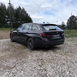 Brown BMW 530 2022 in Vilnius, with an engine capacity of 2.00 L and mileage of 183 thousand km for 21490 €, photo 9 on AUTOMOTO.COM.LV