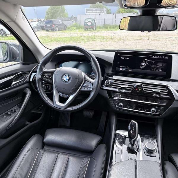 Brown BMW 530 2022 in Vilnius, with an engine capacity of 2.00 L and mileage of 183 thousand km for 21490 €, photo 10 on AUTOMOTO.COM.LV