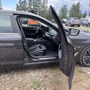 Brown BMW 530 2022 in Vilnius, with an engine capacity of 2.00 L and mileage of 183 thousand km for 21490 €, photo 15 on AUTOMOTO.COM.LV