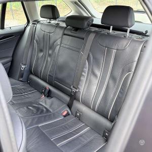 Brown BMW 530 2022 in Vilnius, with an engine capacity of 2.00 L and mileage of 183 thousand km for 21490 €, photo 19 on AUTOMOTO.COM.LV