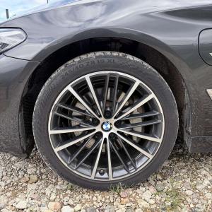 Brown BMW 530 2022 in Vilnius, with an engine capacity of 2.00 L and mileage of 183 thousand km for 21490 €, photo 30 on AUTOMOTO.COM.LV