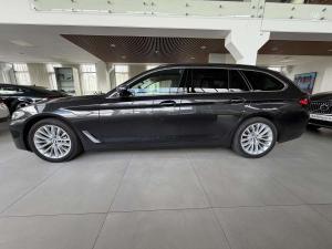 Brūns BMW 530 2023 Viļņa, ar dzinēja tilpumu 2.99 L un nobraukumu 26 tūkst. km par 42990 €, foto 5 vietnē AUTOMOTO.COM.LV