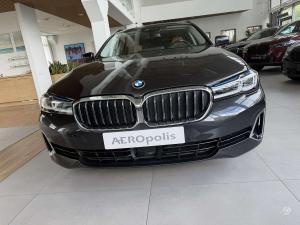 Brūns BMW 530 2023 Viļņa, ar dzinēja tilpumu 2.99 L un nobraukumu 26 tūkst. km par 42990 €, foto 6 vietnē AUTOMOTO.COM.LV