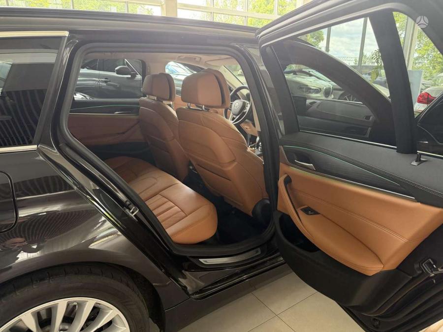 Brūns BMW 530 2023 Viļņa, ar dzinēja tilpumu 2.99 L un nobraukumu 26 tūkst. km par 42990 €, foto 13 vietnē AUTOMOTO.COM.LV