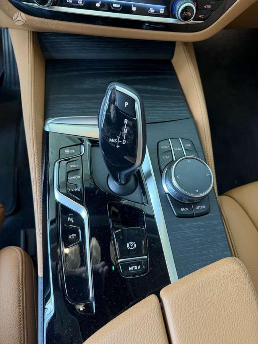 Brūns BMW 530 2023 Viļņa, ar dzinēja tilpumu 2.99 L un nobraukumu 26 tūkst. km par 42990 €, foto 14 vietnē AUTOMOTO.COM.LV