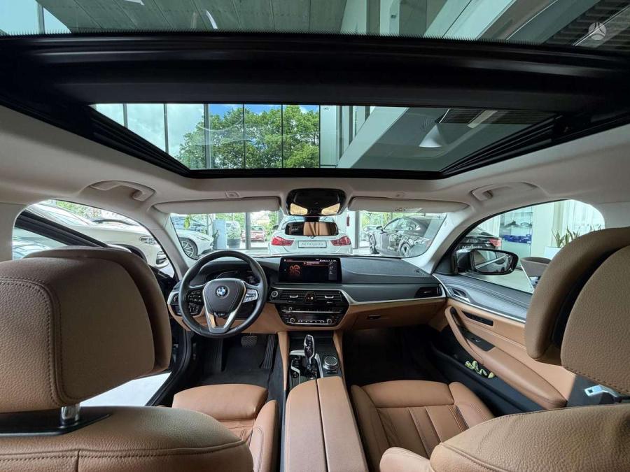 Brūns BMW 530 2023 Viļņa, ar dzinēja tilpumu 2.99 L un nobraukumu 26 tūkst. km par 42990 €, foto 17 vietnē AUTOMOTO.COM.LV
