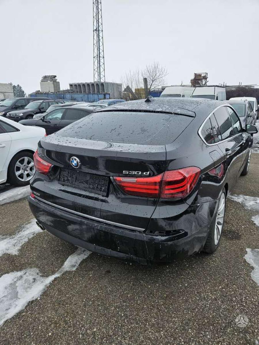 Black BMW 530 Gran Turismo 2014 in Anyksciai, with an engine capacity of 3.00 L and mileage of 336 thousand km for 11500 €, photo 3 on AUTOMOTO.COM.LV