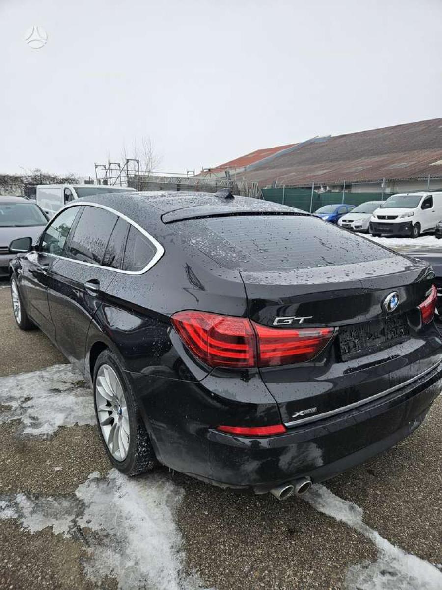 Black BMW 530 Gran Turismo 2014 in Anyksciai, with an engine capacity of 3.00 L and mileage of 336 thousand km for 11500 €, photo 4 on AUTOMOTO.COM.LV