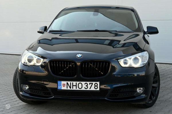 Black BMW 530 Gran Turismo 2009 in Kretinga, with an engine capacity of 2.99 L and mileage of 344 thousand km for 8999 €, photo 2 on AUTOMOTO.COM.LV