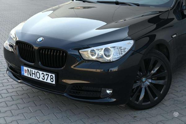 Black BMW 530 Gran Turismo 2009 in Kretinga, with an engine capacity of 2.99 L and mileage of 344 thousand km for 8999 €, photo 4 on AUTOMOTO.COM.LV