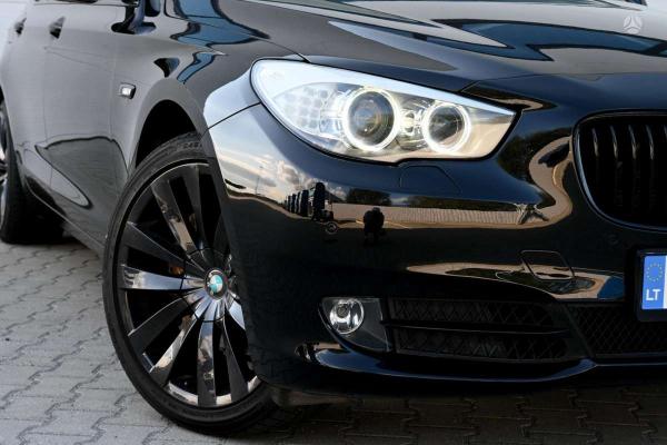 Black BMW 530 Gran Turismo 2009 in Kretinga, with an engine capacity of 2.99 L and mileage of 344 thousand km for 8999 €, photo 6 on AUTOMOTO.COM.LV