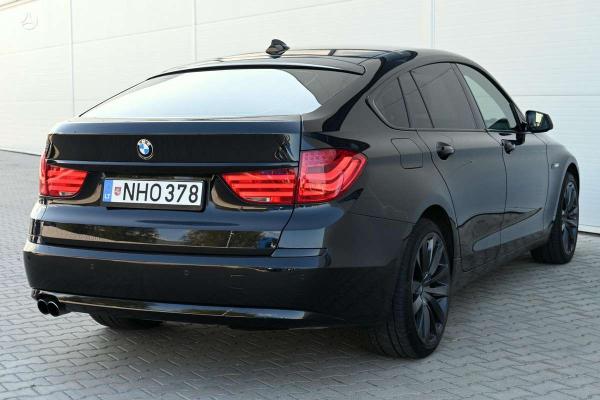 Black BMW 530 Gran Turismo 2009 in Kretinga, with an engine capacity of 2.99 L and mileage of 344 thousand km for 8999 €, photo 7 on AUTOMOTO.COM.LV