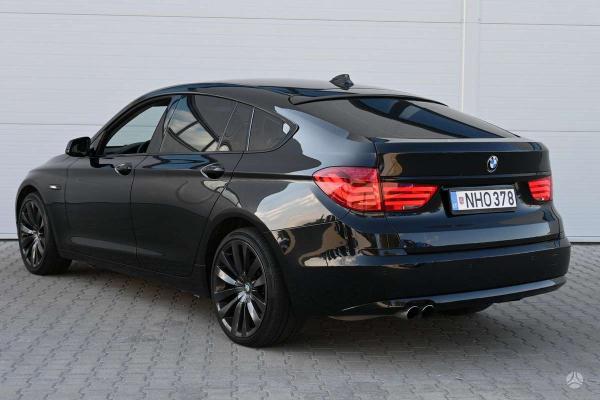 Black BMW 530 Gran Turismo 2009 in Kretinga, with an engine capacity of 2.99 L and mileage of 344 thousand km for 8999 €, photo 9 on AUTOMOTO.COM.LV
