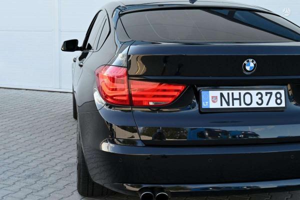 Black BMW 530 Gran Turismo 2009 in Kretinga, with an engine capacity of 2.99 L and mileage of 344 thousand km for 8999 €, photo 10 on AUTOMOTO.COM.LV