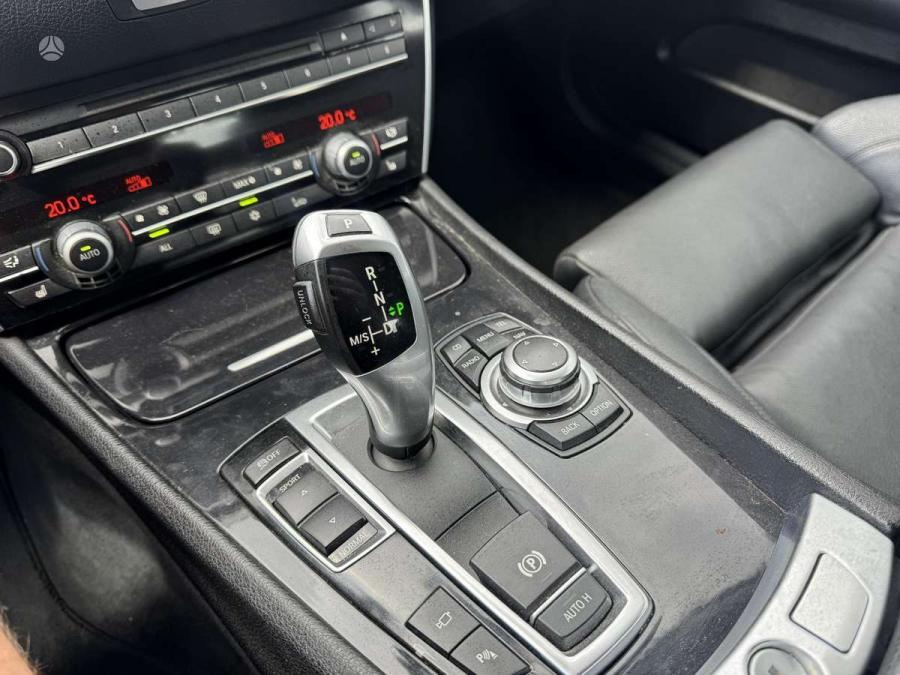 Black BMW 530 Gran Turismo 2009 in Kaunas, with an engine capacity of 2.99 L and mileage of 299 thousand km for 6250 €, photo 13 on AUTOMOTO.COM.LV