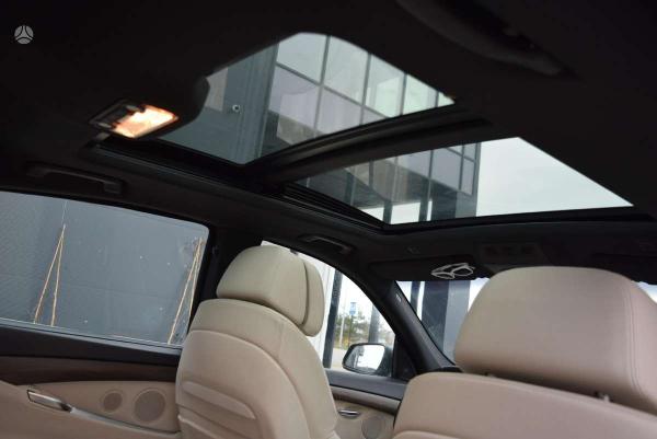 Black BMW 530 Gran Turismo 2010 in Vilnius, with an engine capacity of 2.99 L and mileage of 338 thousand km for 8900 €, photo 11 on AUTOMOTO.COM.LV
