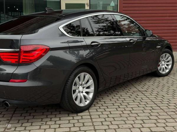 Melns BMW 530 Gran Turismo 2010 Klaipėda, ar dzinēja tilpumu 2.99 L un nobraukumu 294 tūkst. km par 8350 €, foto 10 vietnē AUTOMOTO.COM.LV