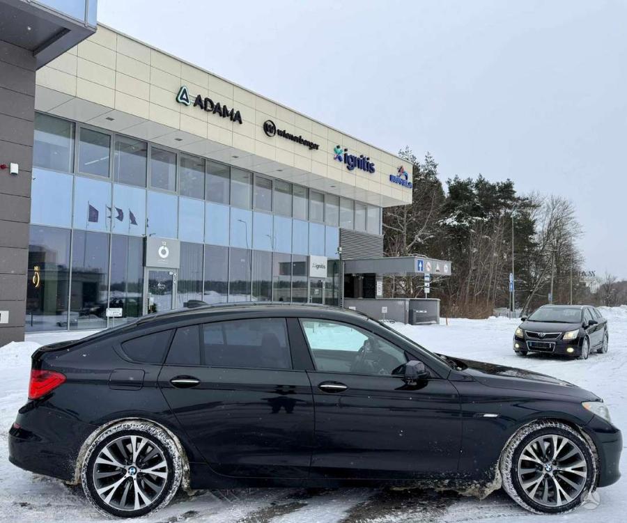 Melns BMW 530 Gran Turismo 2010 Viļņa, ar dzinēja tilpumu 2.99 L un nobraukumu 365 tūkst. km par 6800 €, foto 5 vietnē AUTOMOTO.COM.LV