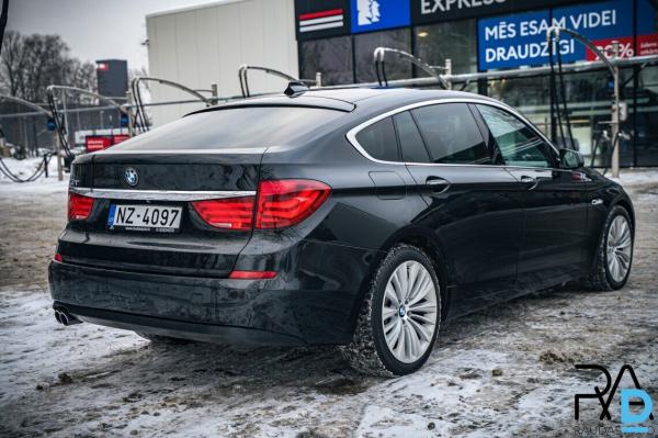 Black BMW 530 Gran Turismo 2010 in Riga, with an engine capacity of 3.00 L and mileage of 270 thousand km for 8990 €, photo 3 on AUTOMOTO.COM.LV