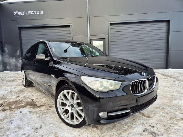 Black BMW 530 Gran Turismo 2010 in Utena, with an engine capacity of 2.99 L and mileage of 302 thousand km for 8490 €, photo 2 on AUTOMOTO.COM.LV