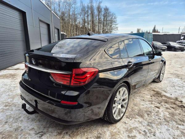 Black BMW 530 Gran Turismo 2010 in Utena, with an engine capacity of 2.99 L and mileage of 302 thousand km for 8490 €, photo 4 on AUTOMOTO.COM.LV