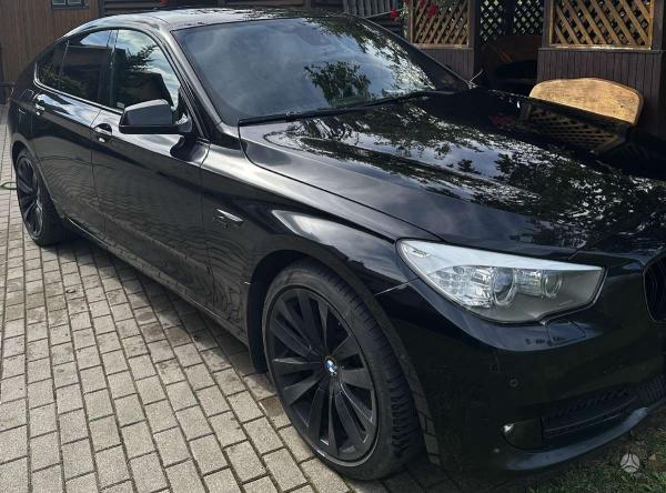 Melns BMW 530 Gran Turismo 2010 Alīta, ar dzinēja tilpumu 2.99 L un nobraukumu 440 tūkst. km par 8200 €, foto 1 vietnē AUTOMOTO.COM.LV