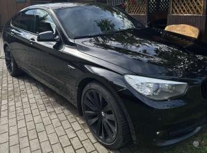 Melns BMW 530 Gran Turismo 2010 Alīta, ar dzinēja tilpumu 2.99 L un nobraukumu 440 tūkst. km par 8200 €, foto  vietnē AUTOMOTO.COM.LV