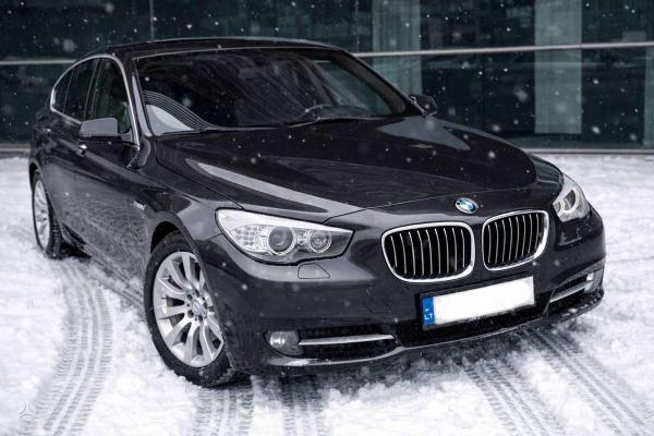 Melns BMW 530 Gran Turismo 2010 Klaipėda, ar dzinēja tilpumu 2.99 L un nobraukumu 294 tūkst. km par 8700 €, foto 1 vietnē AUTOMOTO.COM.LV