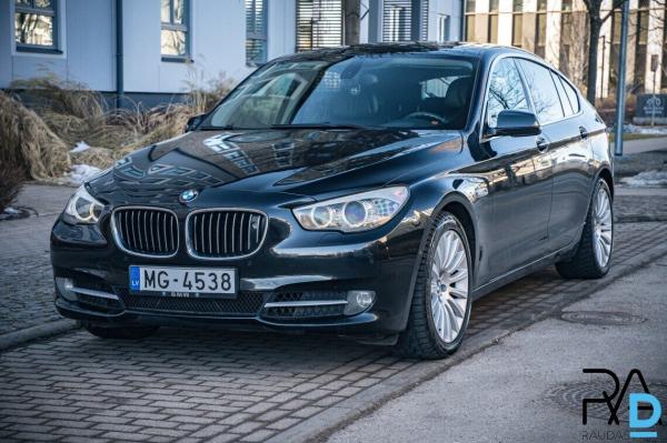 Black BMW 530 Gran Turismo 2010 in Riga, with an engine capacity of 3.00 L and mileage of 372 thousand km for 7990 €, photo 1 on AUTOMOTO.COM.LV