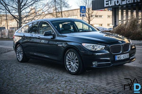 Black BMW 530 Gran Turismo 2010 in Riga, with an engine capacity of 3.00 L and mileage of 372 thousand km for 7990 €, photo 3 on AUTOMOTO.COM.LV