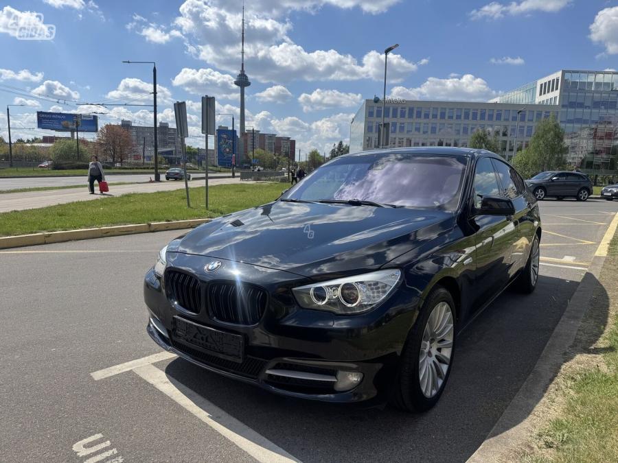 Melns BMW 530 Gran Turismo 2010 Viļņa, ar dzinēja tilpumu 3.00 L un nobraukumu 381 tūkst. km par 9450 €, foto 1 vietnē AUTOMOTO.COM.LV