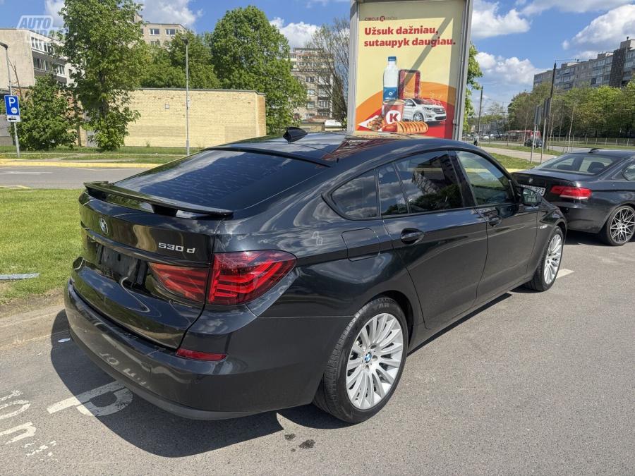 Melns BMW 530 Gran Turismo 2010 Viļņa, ar dzinēja tilpumu 3.00 L un nobraukumu 381 tūkst. km par 9450 €, foto 8 vietnē AUTOMOTO.COM.LV