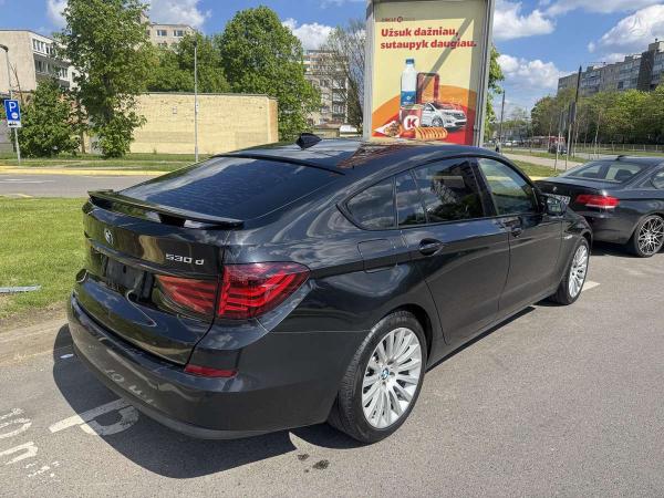 Melns BMW 530 Gran Turismo 2010 Viļņa, ar dzinēja tilpumu 2.99 L un nobraukumu 381 tūkst. km par 8500 €, foto 7 vietnē AUTOMOTO.COM.LV