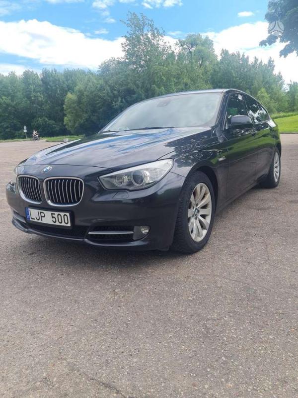Melns BMW 530 Gran Turismo 2010 Kauņa, ar dzinēja tilpumu 2.99 L un nobraukumu 233 tūkst. km par 9400 €, foto 1 vietnē AUTOMOTO.COM.LV