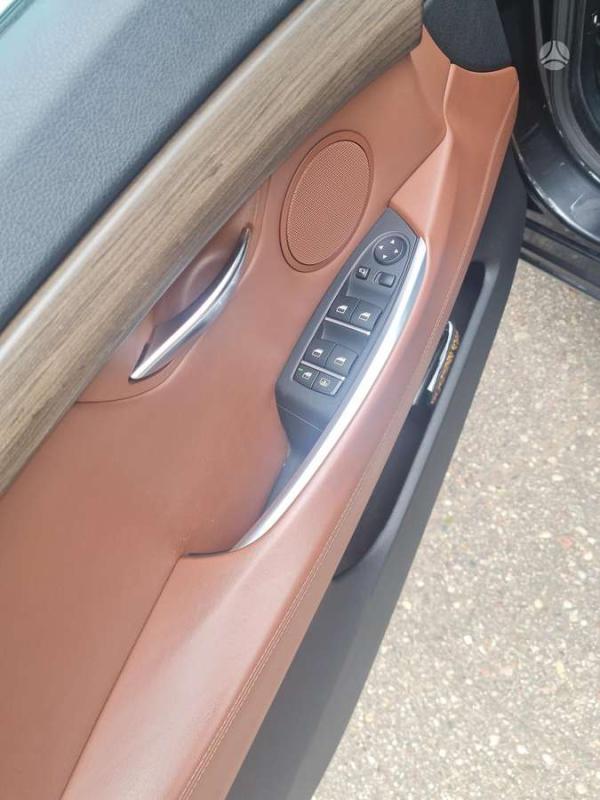Melns BMW 530 Gran Turismo 2010 Kauņa, ar dzinēja tilpumu 2.99 L un nobraukumu 233 tūkst. km par 9400 €, foto 8 vietnē AUTOMOTO.COM.LV