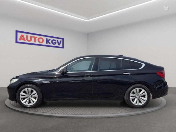 Black BMW 530 Gran Turismo 2010 in Kaunas, with an engine capacity of 3.00 L and mileage of 373 thousand km for 9999 €, photo 2 on AUTOMOTO.COM.LV